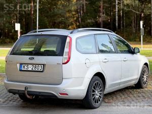 Grey Ford Focus 2008 in Jurmala, with an engine capacity of 1.60 L and mileage of 297 thousand km for 1100 €, photo 4 on AUTOMOTO.COM.LV
