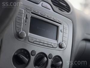 Grey Ford Focus 2008 in Jurmala, with an engine capacity of 1.60 L and mileage of 297 thousand km for 1100 €, photo 7 on AUTOMOTO.COM.LV