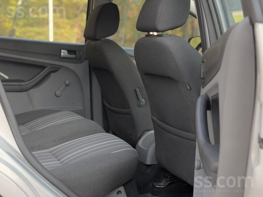 Grey Ford Focus 2008 in Jurmala, with an engine capacity of 1.60 L and mileage of 297 thousand km for 1100 €, photo 12 on AUTOMOTO.COM.LV