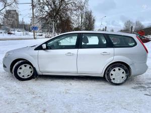 Grey Ford Focus 2009 in Vilnius, with an engine capacity of 1.60 L and mileage of 207 thousand km for 1650 €, photo 3 on AUTOMOTO.COM.LV