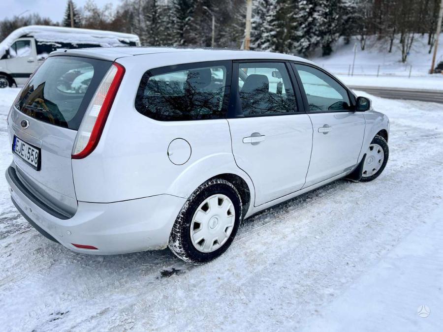 Grey Ford Focus 2009 in Vilnius, with an engine capacity of 1.60 L and mileage of 207 thousand km for 1650 €, photo 6 on AUTOMOTO.COM.LV
