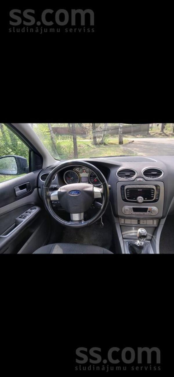 Pelēks Ford Focus 2009 Rīga, ar dzinēja tilpumu 2.00 L un nobraukumu 299 tūkst. km par 1790 €, foto 5 vietnē AUTOMOTO.COM.LV