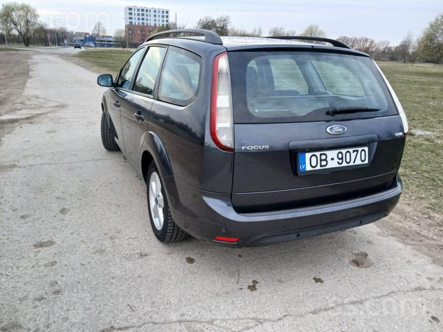 Pelēks Ford Focus 2009 Rīga, ar dzinēja tilpumu 2.00 L un nobraukumu 253 tūkst. km par 2450 €, foto 4 vietnē AUTOMOTO.COM.LV