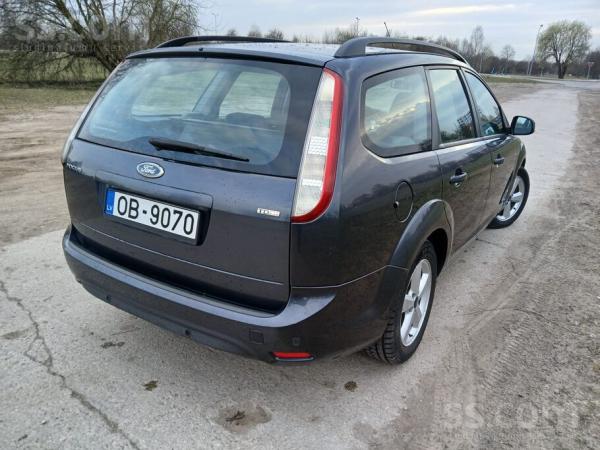 Pelēks Ford Focus 2009 Rīga, ar dzinēja tilpumu 2.00 L un nobraukumu 253 tūkst. km par 2450 €, foto 4 vietnē AUTOMOTO.COM.LV