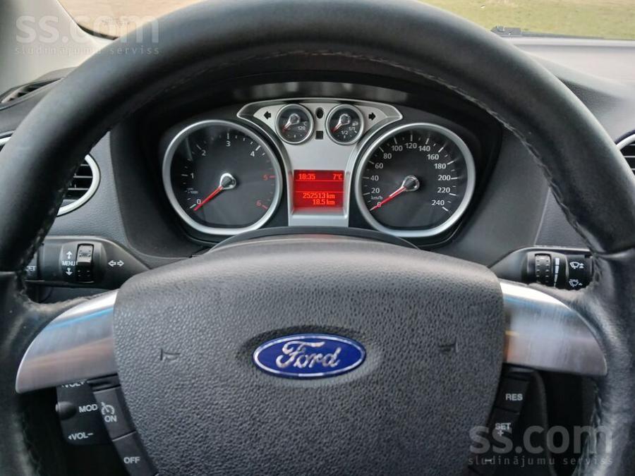 Pelēks Ford Focus 2009 Rīga, ar dzinēja tilpumu 2.00 L un nobraukumu 253 tūkst. km par 2450 €, foto 12 vietnē AUTOMOTO.COM.LV