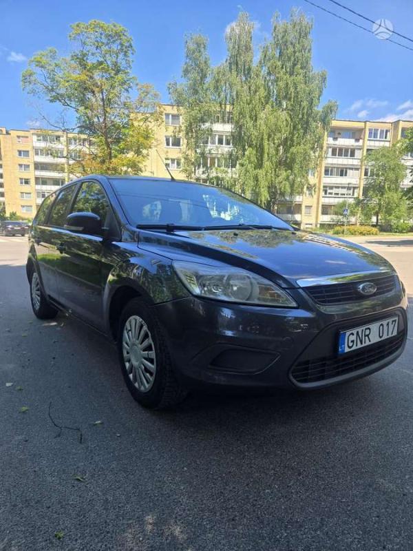 Pelēks Ford Focus 2009 Viļņa, ar dzinēja tilpumu 1.56 L un nobraukumu 309 tūkst. km par 1750 €, foto 1 vietnē AUTOMOTO.COM.LV