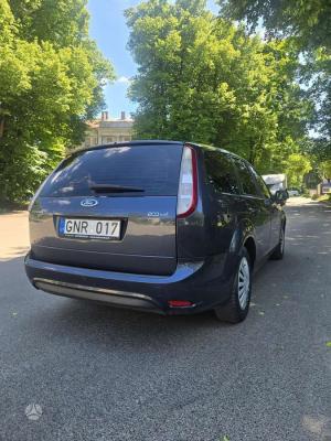 Grey Ford Focus 2009 in Vilnius, with an engine capacity of 1.56 L and mileage of 309 thousand km for 1750 €, photo 4 on AUTOMOTO.COM.LV