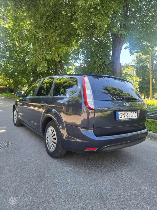 Pelēks Ford Focus 2009 Viļņa, ar dzinēja tilpumu 1.56 L un nobraukumu 309 tūkst. km par 1750 €, foto 4 vietnē AUTOMOTO.COM.LV