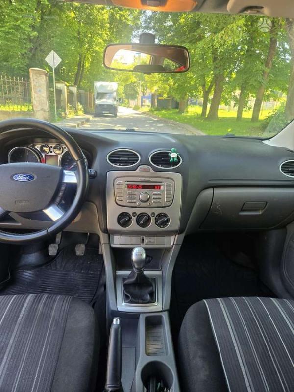 Pelēks Ford Focus 2009 Viļņa, ar dzinēja tilpumu 1.56 L un nobraukumu 309 tūkst. km par 1750 €, foto 7 vietnē AUTOMOTO.COM.LV