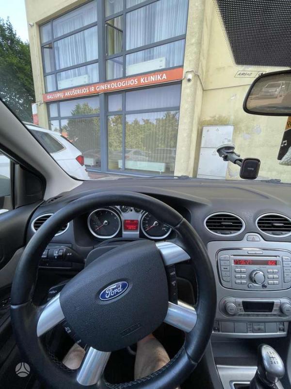 Pelēks Ford Focus 2009 Viļņa, ar dzinēja tilpumu 1.60 L un nobraukumu 225 tūkst. km par 1950 €, foto 5 vietnē AUTOMOTO.COM.LV