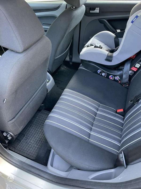 Pelēks Ford Focus 2009 Viļņa, ar dzinēja tilpumu 1.60 L un nobraukumu 225 tūkst. km par 1950 €, foto 8 vietnē AUTOMOTO.COM.LV