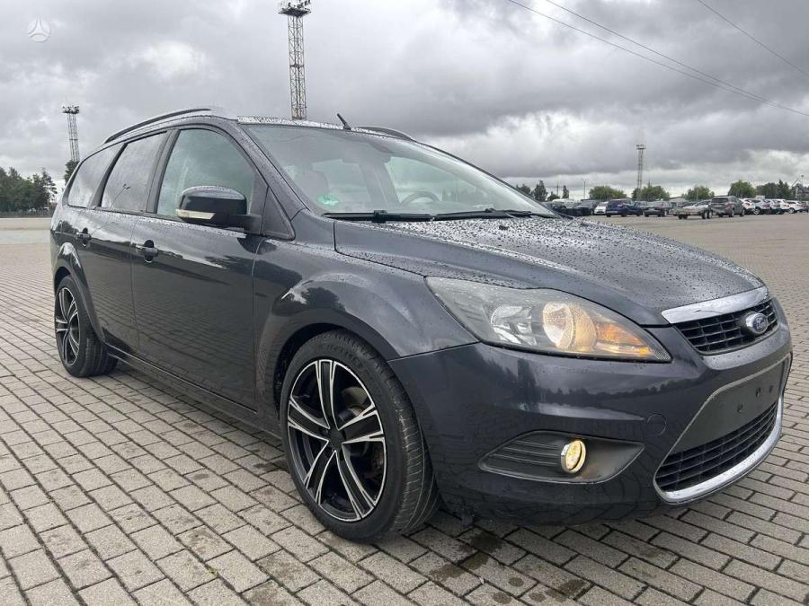 Pelēks Ford Focus 2009 Marijampole, ar dzinēja tilpumu 1.60 L un nobraukumu 246 tūkst. km par 1899 €, foto 4 vietnē AUTOMOTO.COM.LV