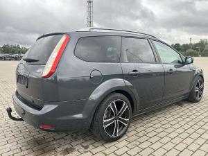 Pelēks Ford Focus 2009 Marijampole, ar dzinēja tilpumu 1.60 L un nobraukumu 246 tūkst. km par 1899 €, foto 5 vietnē AUTOMOTO.COM.LV