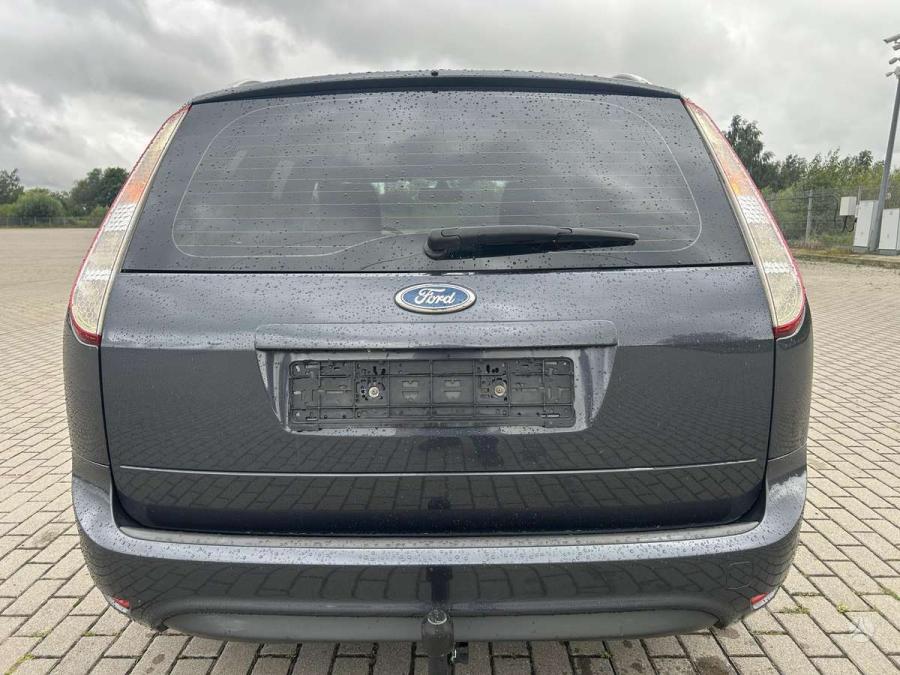 Pelēks Ford Focus 2009 Marijampole, ar dzinēja tilpumu 1.60 L un nobraukumu 246 tūkst. km par 1899 €, foto 6 vietnē AUTOMOTO.COM.LV