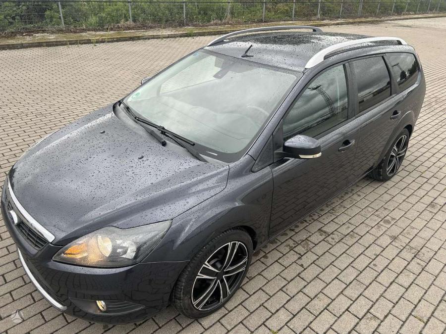 Pelēks Ford Focus 2009 Marijampole, ar dzinēja tilpumu 1.60 L un nobraukumu 246 tūkst. km par 1899 €, foto 9 vietnē AUTOMOTO.COM.LV