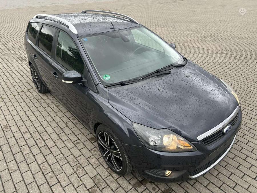 Pelēks Ford Focus 2009 Marijampole, ar dzinēja tilpumu 1.60 L un nobraukumu 246 tūkst. km par 1899 €, foto 10 vietnē AUTOMOTO.COM.LV