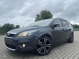 Pelēks Ford Focus 2009 Marijampole, ar dzinēja tilpumu 1.60 L un nobraukumu 246 tūkst. km par 1899 €, foto 16 vietnē AUTOMOTO.COM.LV