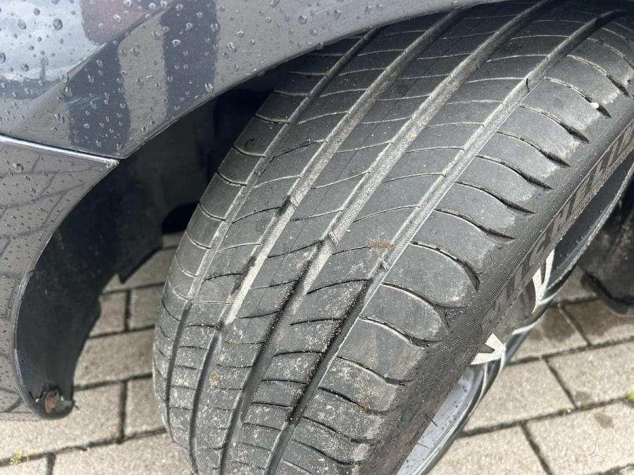 Pelēks Ford Focus 2009 Marijampole, ar dzinēja tilpumu 1.60 L un nobraukumu 246 tūkst. km par 1899 €, foto 19 vietnē AUTOMOTO.COM.LV