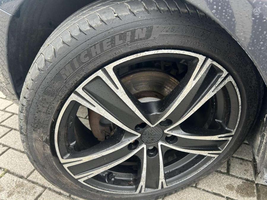 Pelēks Ford Focus 2009 Marijampole, ar dzinēja tilpumu 1.60 L un nobraukumu 246 tūkst. km par 1899 €, foto 20 vietnē AUTOMOTO.COM.LV