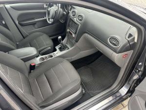 Pelēks Ford Focus 2009 Marijampole, ar dzinēja tilpumu 1.60 L un nobraukumu 246 tūkst. km par 1899 €, foto 29 vietnē AUTOMOTO.COM.LV