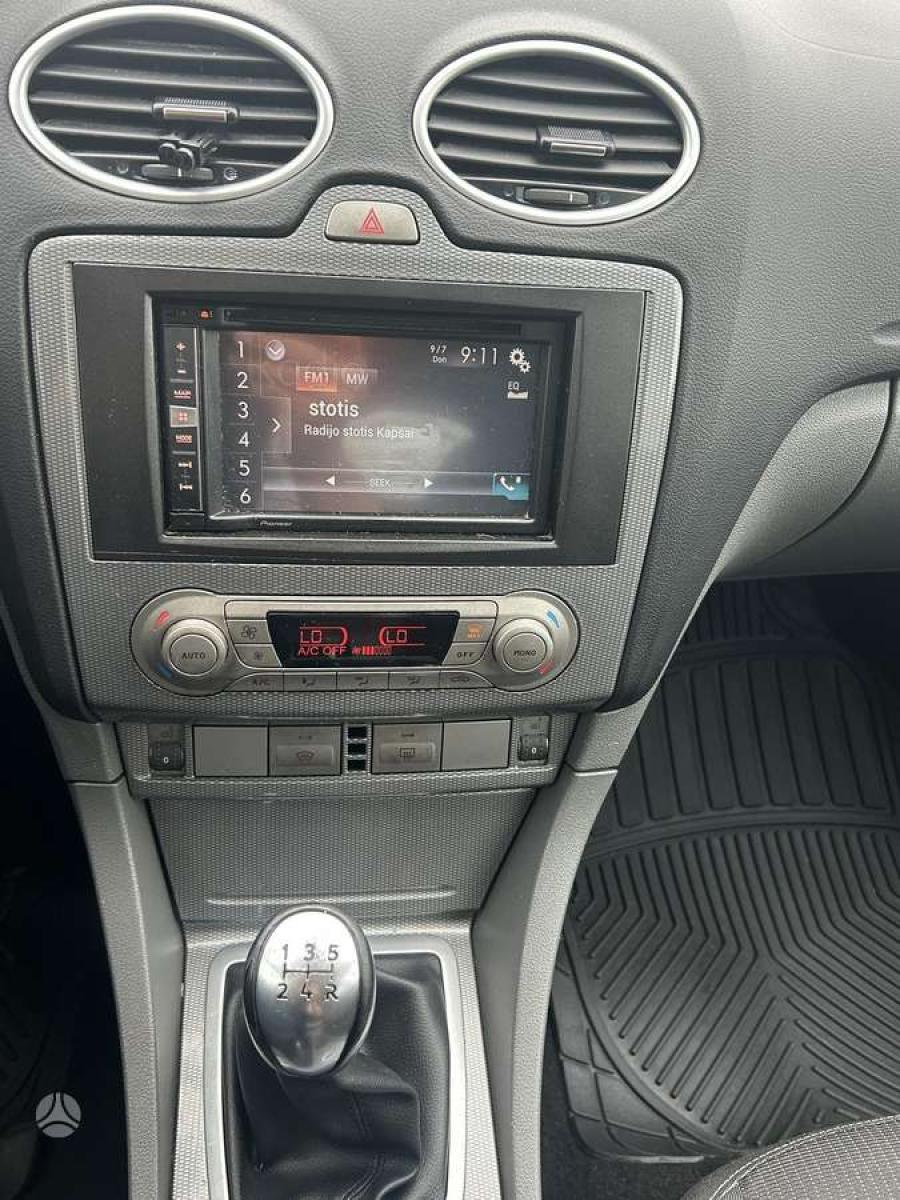 Pelēks Ford Focus 2009 Marijampole, ar dzinēja tilpumu 1.60 L un nobraukumu 246 tūkst. km par 1899 €, foto 32 vietnē AUTOMOTO.COM.LV