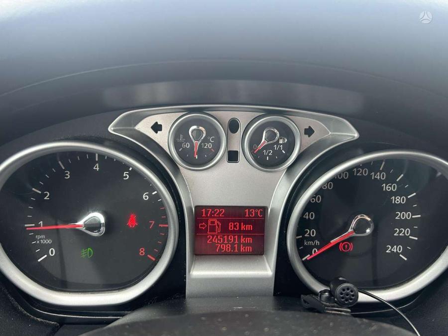 Pelēks Ford Focus 2009 Marijampole, ar dzinēja tilpumu 1.60 L un nobraukumu 246 tūkst. km par 1899 €, foto 33 vietnē AUTOMOTO.COM.LV