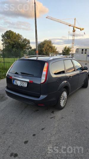 Pelēks Ford Focus 2009 Rīga, ar dzinēja tilpumu 1.80 L un nobraukumu 183 tūkst. km par 2400 €, foto 5 vietnē AUTOMOTO.COM.LV