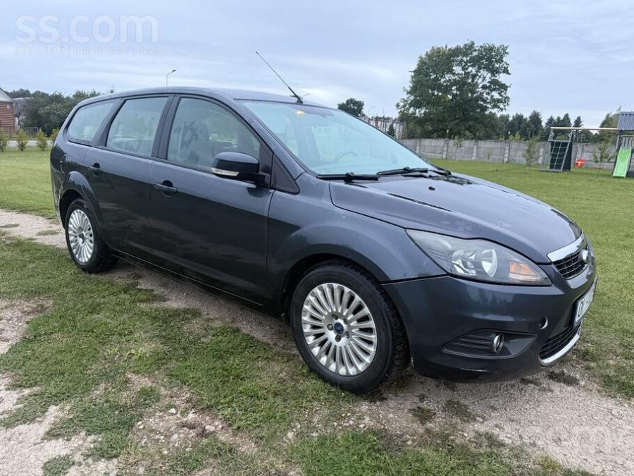 Pelēks Ford Focus 2009 Rēzekne, ar dzinēja tilpumu 1.60 L un nobraukumu 223 tūkst. km par 1300 €, foto 3 vietnē AUTOMOTO.COM.LV