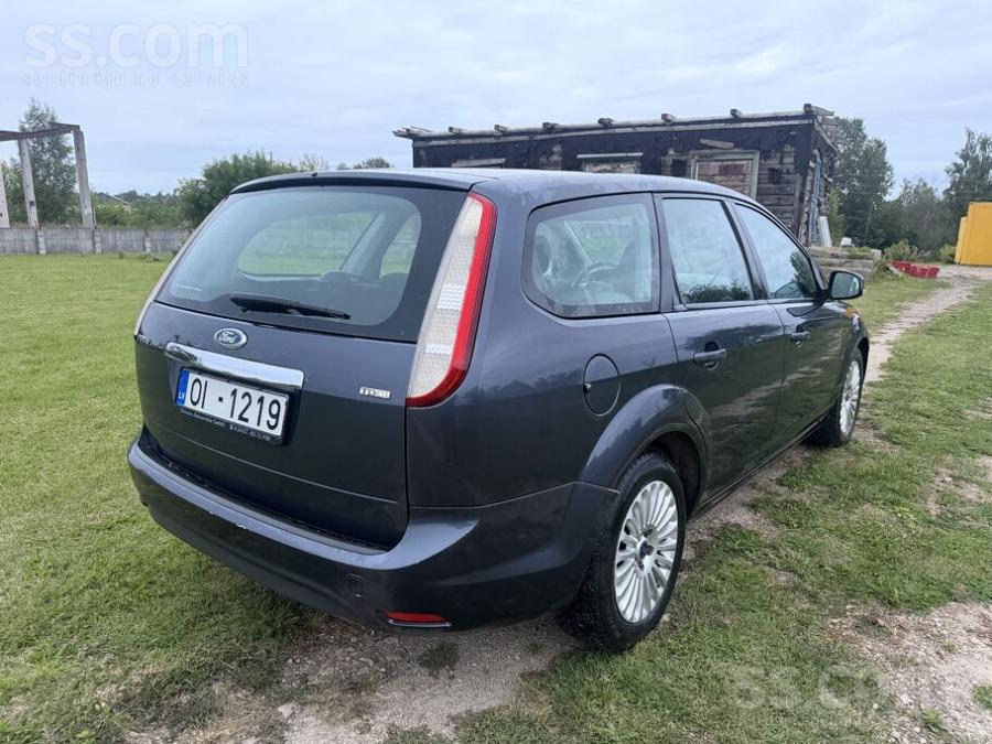 Pelēks Ford Focus 2009 Rēzekne, ar dzinēja tilpumu 1.60 L un nobraukumu 223 tūkst. km par 1300 €, foto 4 vietnē AUTOMOTO.COM.LV