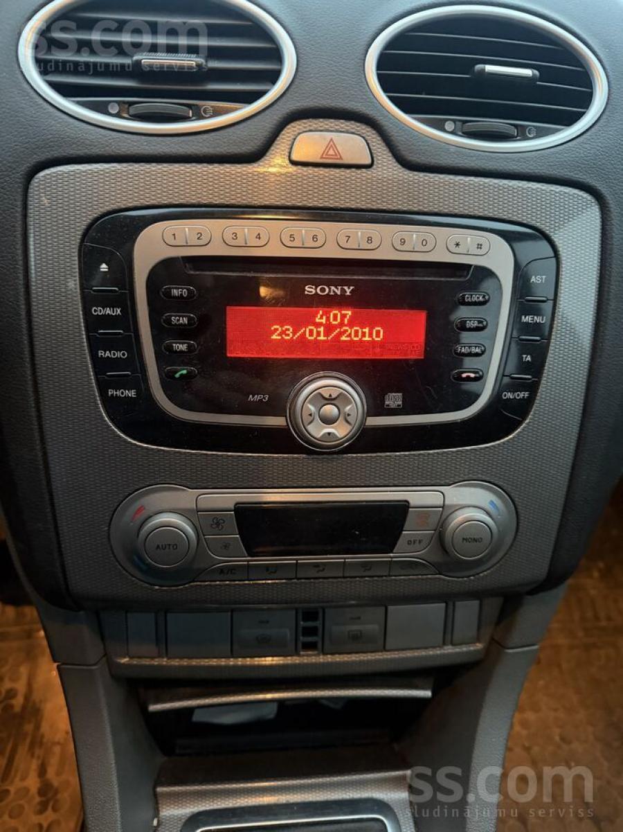 Pelēks Ford Focus 2009 Rēzekne, ar dzinēja tilpumu 1.60 L un nobraukumu 223 tūkst. km par 1300 €, foto 7 vietnē AUTOMOTO.COM.LV