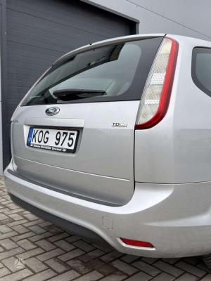 Grey Ford Focus 2009 in Vilnius, with an engine capacity of 2.00 L and mileage of 268 thousand km for 1850 €, photo 7 on AUTOMOTO.COM.LV