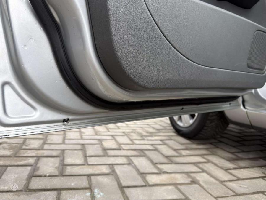 Grey Ford Focus 2009 in Vilnius, with an engine capacity of 2.00 L and mileage of 268 thousand km for 1850 €, photo 18 on AUTOMOTO.COM.LV