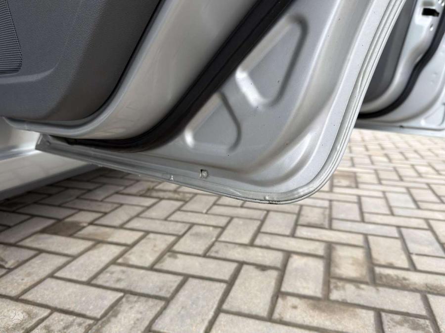Grey Ford Focus 2009 in Vilnius, with an engine capacity of 2.00 L and mileage of 268 thousand km for 1850 €, photo 22 on AUTOMOTO.COM.LV