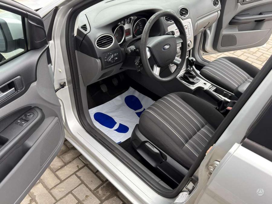 Grey Ford Focus 2009 in Vilnius, with an engine capacity of 2.00 L and mileage of 268 thousand km for 1850 €, photo 27 on AUTOMOTO.COM.LV