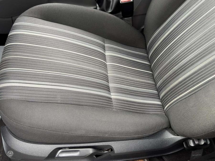 Grey Ford Focus 2009 in Vilnius, with an engine capacity of 2.00 L and mileage of 268 thousand km for 1850 €, photo 29 on AUTOMOTO.COM.LV