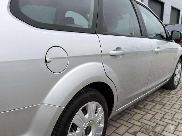 Grey Ford Focus 2009 in Vilnius, with an engine capacity of 2.00 L and mileage of 268 thousand km for 1850 €, photo 6 on AUTOMOTO.COM.LV