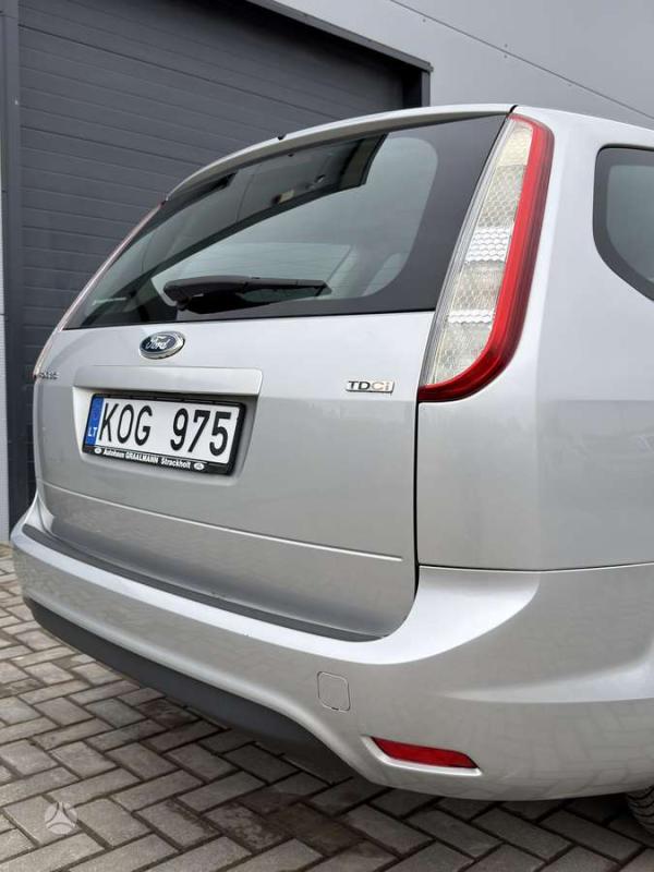Grey Ford Focus 2009 in Vilnius, with an engine capacity of 2.00 L and mileage of 268 thousand km for 1850 €, photo 7 on AUTOMOTO.COM.LV