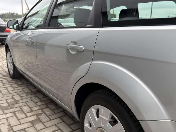 Grey Ford Focus 2009 in Vilnius, with an engine capacity of 2.00 L and mileage of 268 thousand km for 1850 €, photo 10 on AUTOMOTO.COM.LV