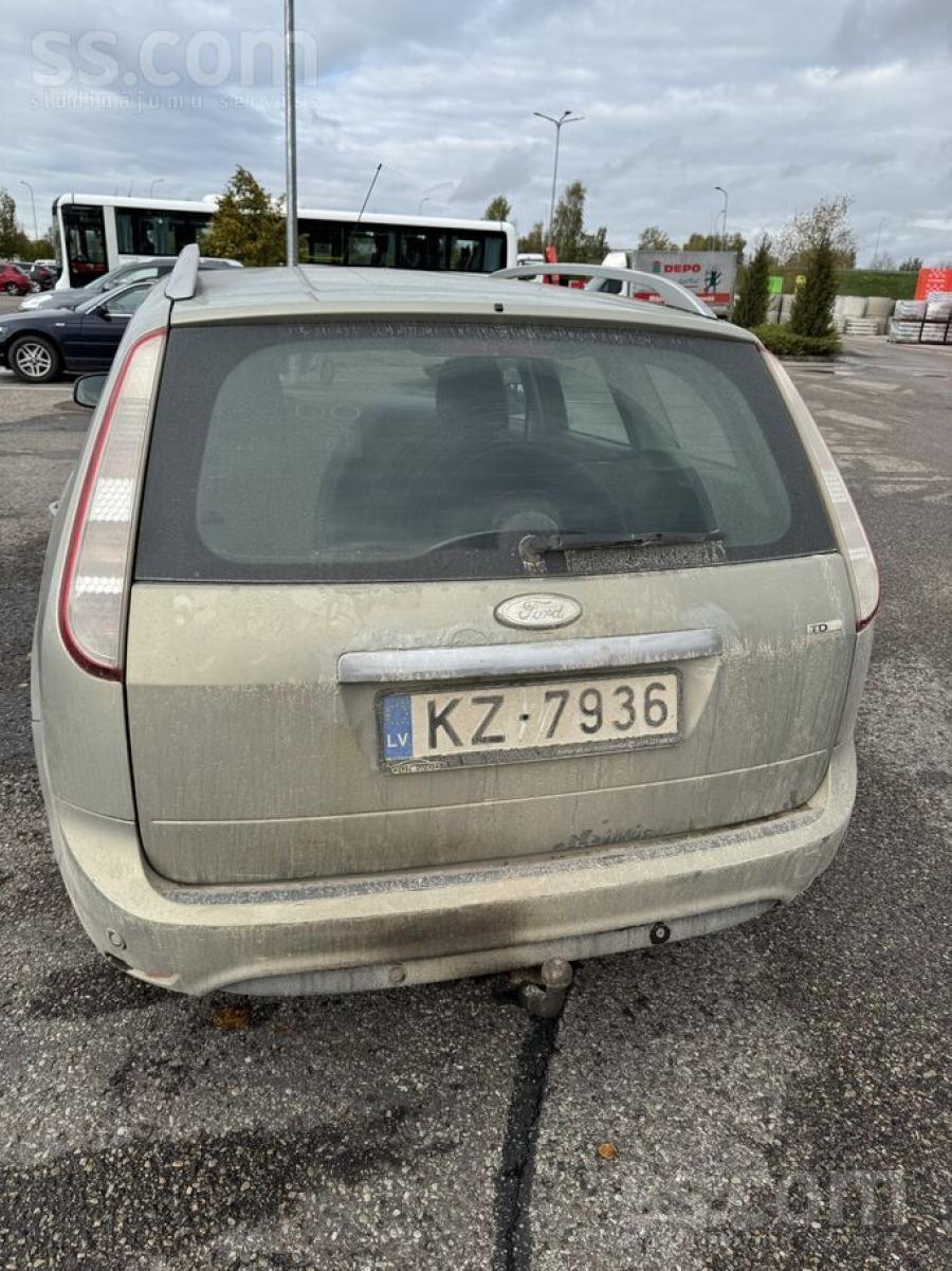 Grey Ford Focus 2009 in Daugavpils, with an engine capacity of 1.60 L and mileage of 0 thousand km for 1200 €, photo 4 on AUTOMOTO.COM.LV