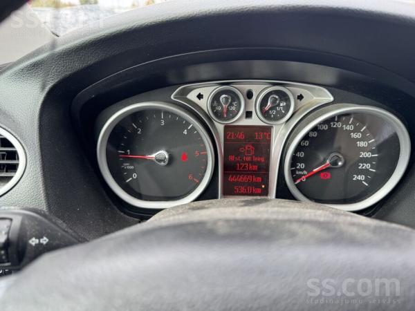 Grey Ford Focus 2009 in Daugavpils, with an engine capacity of 1.60 L and mileage of 0 thousand km for 1200 €, photo 8 on AUTOMOTO.COM.LV