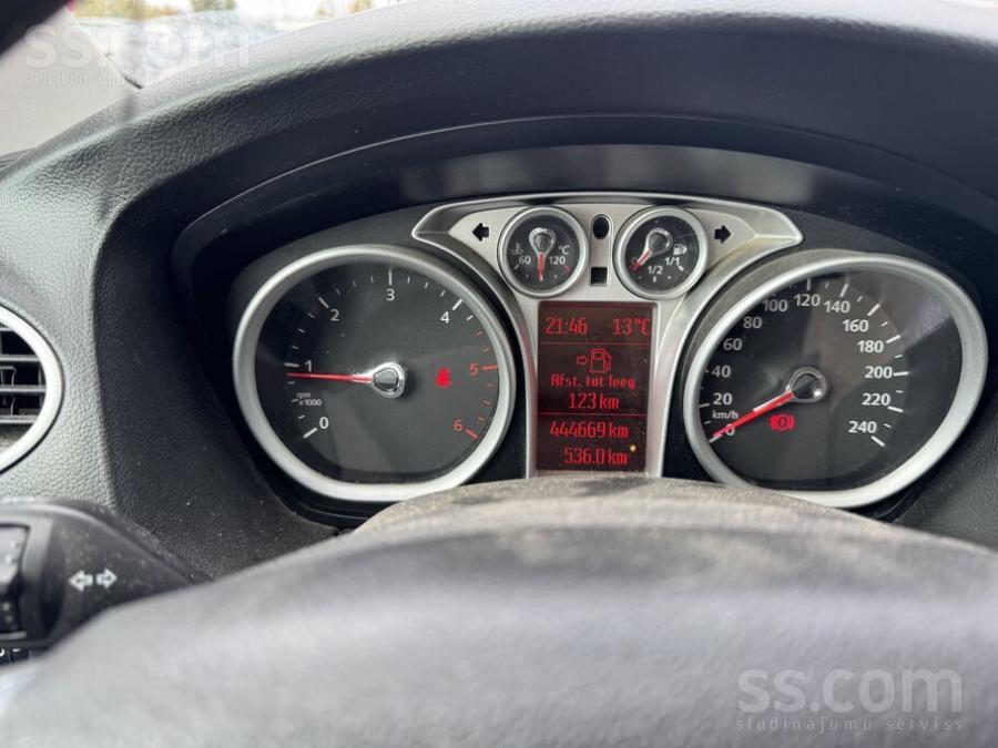 Grey Ford Focus 2009 in Daugavpils, with an engine capacity of 1.60 L and mileage of 0 thousand km for 1200 €, photo 8 on AUTOMOTO.COM.LV