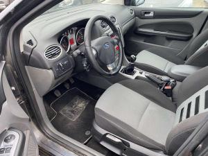 Pelēks Ford Focus 2010 Panevēža, ar dzinēja tilpumu 1.60 L un nobraukumu 324 tūkst. km par 1950 €, foto 7 vietnē AUTOMOTO.COM.LV