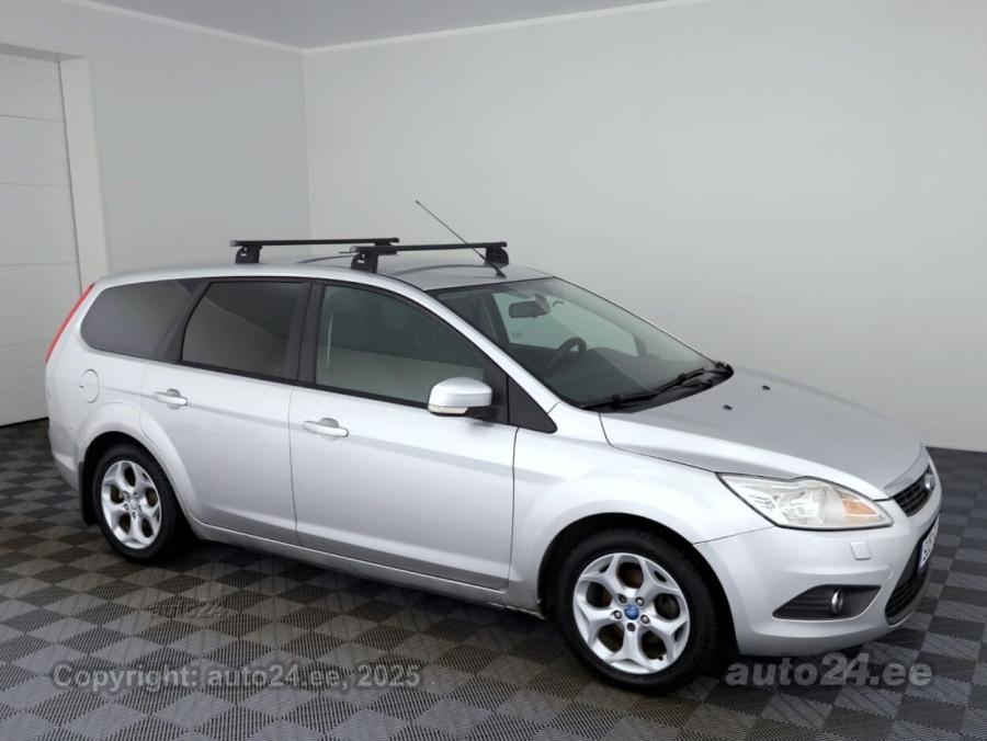 Pelēks Ford Focus 2010 Tallina, ar dzinēja tilpumu 1.60 L un nobraukumu 232 tūkst. km par 1599 €, foto 1 vietnē AUTOMOTO.COM.LV