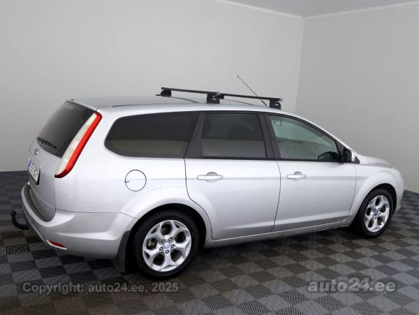 Pelēks Ford Focus 2010 Tallina, ar dzinēja tilpumu 1.60 L un nobraukumu 232 tūkst. km par 1599 €, foto 3 vietnē AUTOMOTO.COM.LV