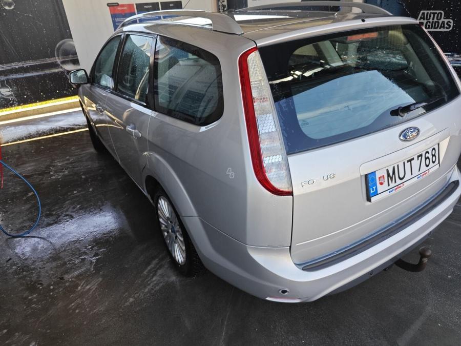 Pelēks Ford Focus 2010 Kauņa, ar dzinēja tilpumu 1.80 L un nobraukumu 186 tūkst. km par 3200 €, foto 5 vietnē AUTOMOTO.COM.LV