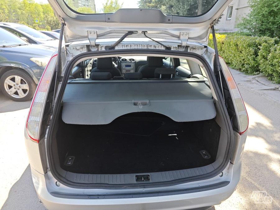 Pelēks Ford Focus 2010 Kauņa, ar dzinēja tilpumu 1.80 L un nobraukumu 186 tūkst. km par 3200 €, foto 16 vietnē AUTOMOTO.COM.LV