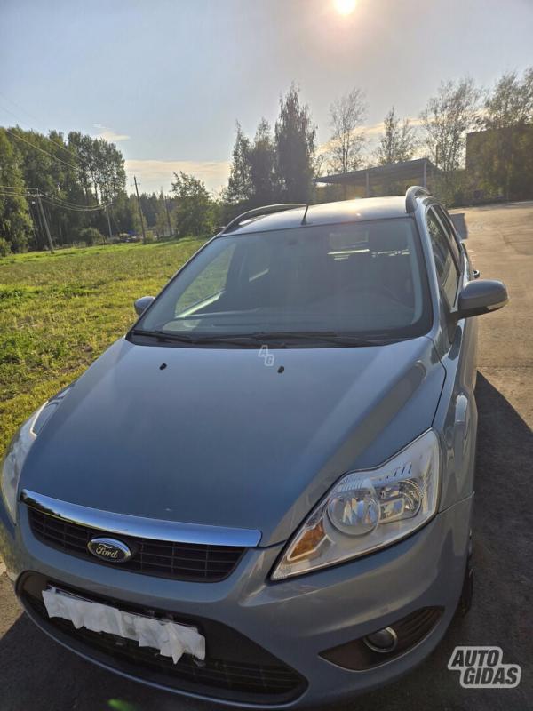Grey Ford Focus 2010 in Naujoji Akmene, with an engine capacity of 1.60 L and mileage of 273 thousand km for 2000 €, photo 1 on AUTOMOTO.COM.LV