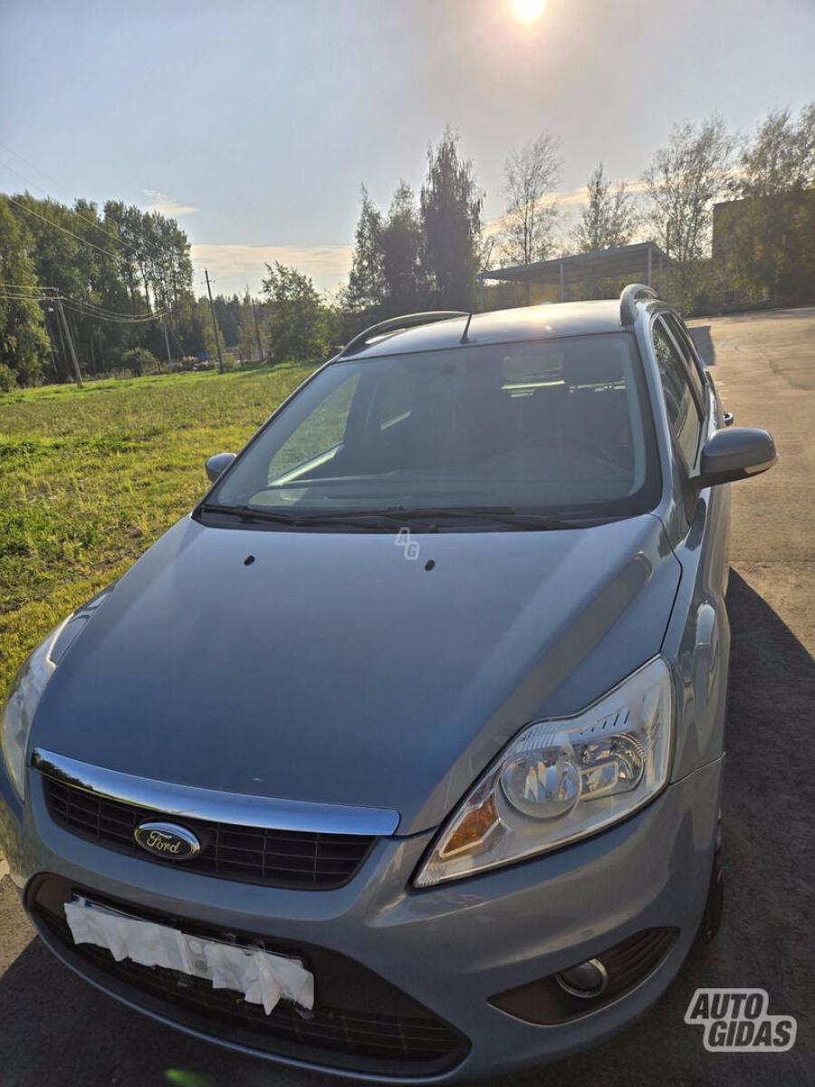 Pelēks Ford Focus 2010 Naujoji Akmenė, ar dzinēja tilpumu 1.60 L un nobraukumu 273 tūkst. km par 2000 €, foto 1 vietnē AUTOMOTO.COM.LV
