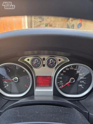 Pelēks Ford Focus 2010 Naujoji Akmenė, ar dzinēja tilpumu 1.60 L un nobraukumu 273 tūkst. km par 2000 €, foto 3 vietnē AUTOMOTO.COM.LV