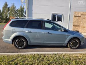 Pelēks Ford Focus 2010 Naujoji Akmenė, ar dzinēja tilpumu 1.60 L un nobraukumu 273 tūkst. km par 2000 €, foto 7 vietnē AUTOMOTO.COM.LV